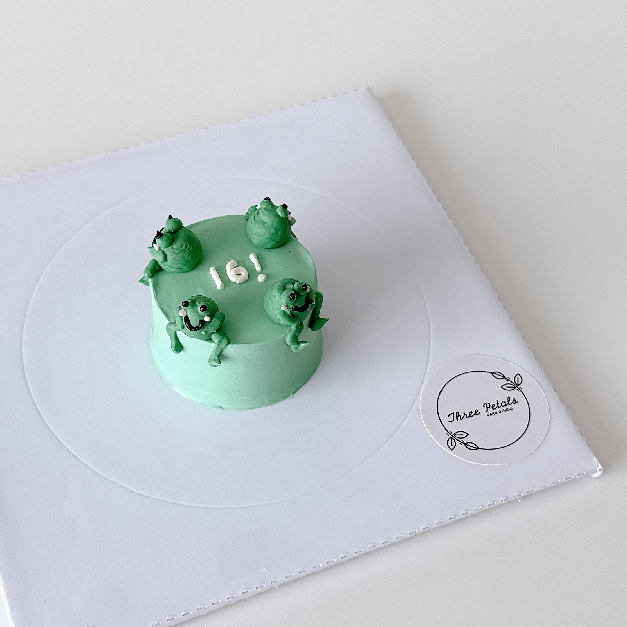 Froggies (micro/ tiny/ diet cake) – Three Petals Cake Studio